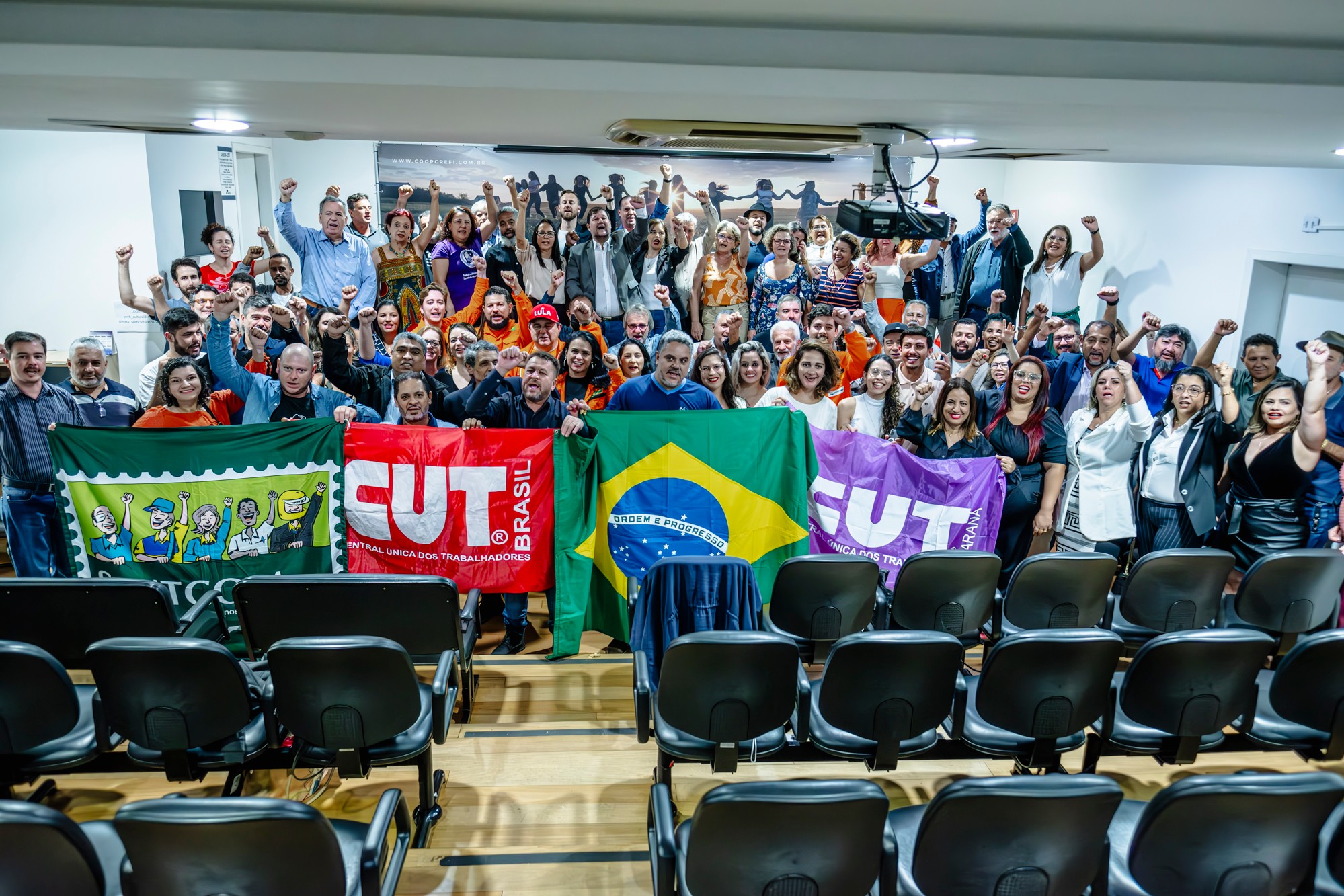 CUT-PR dá posse à nova diretoria - Reverbero